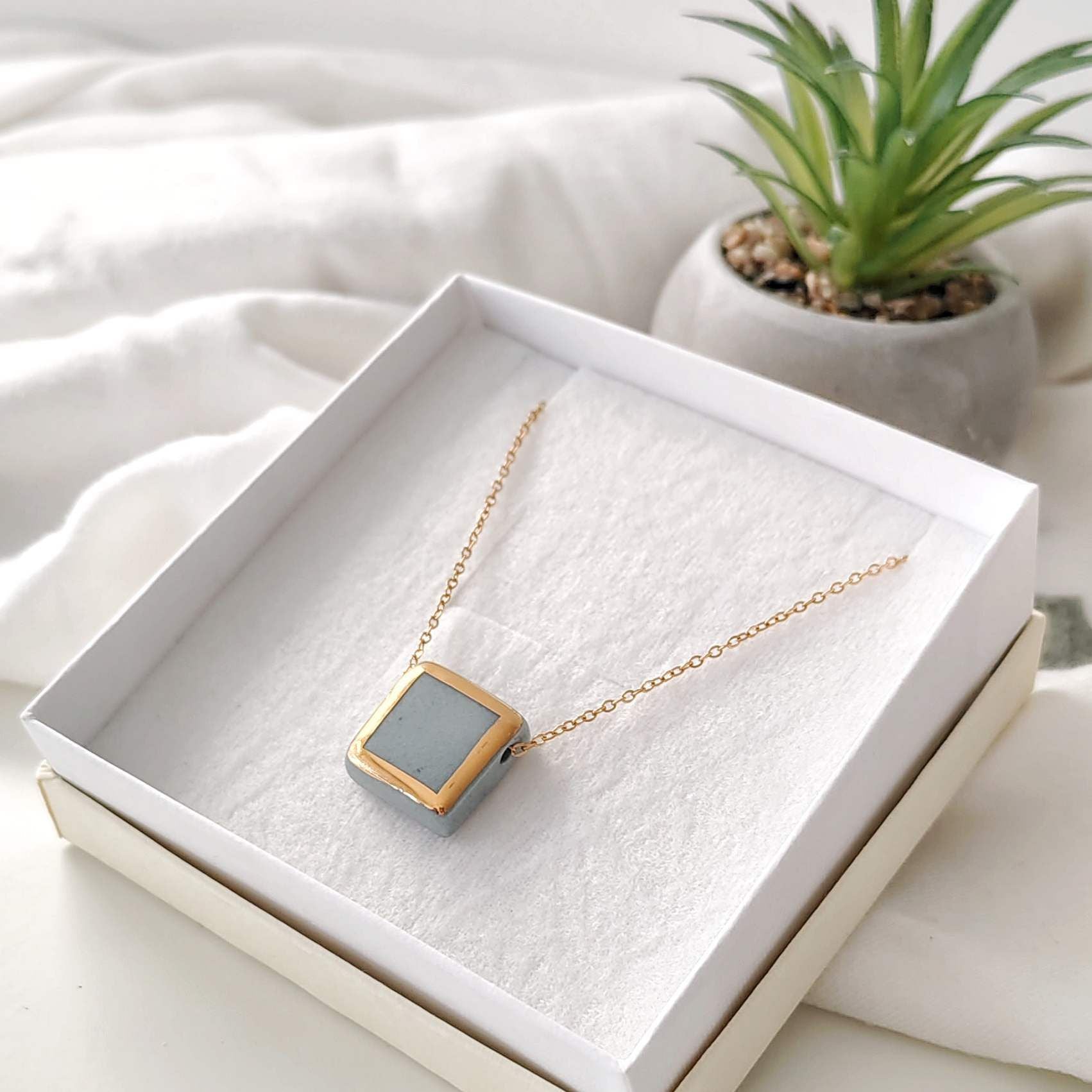 Necklace Square Mint – My Store